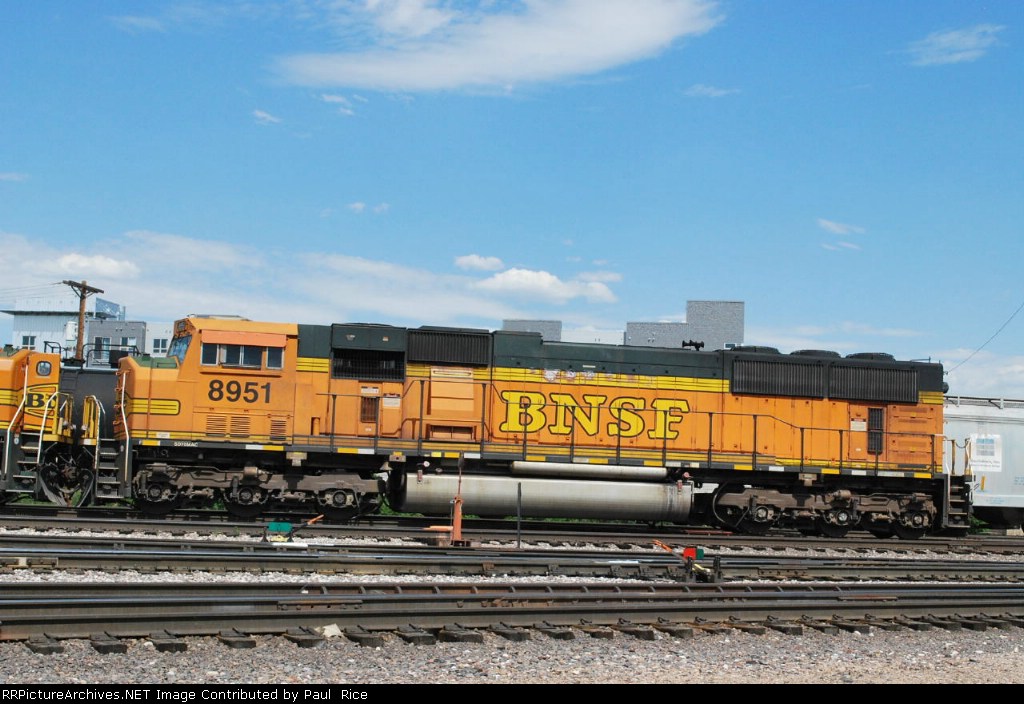 BNSF 8951